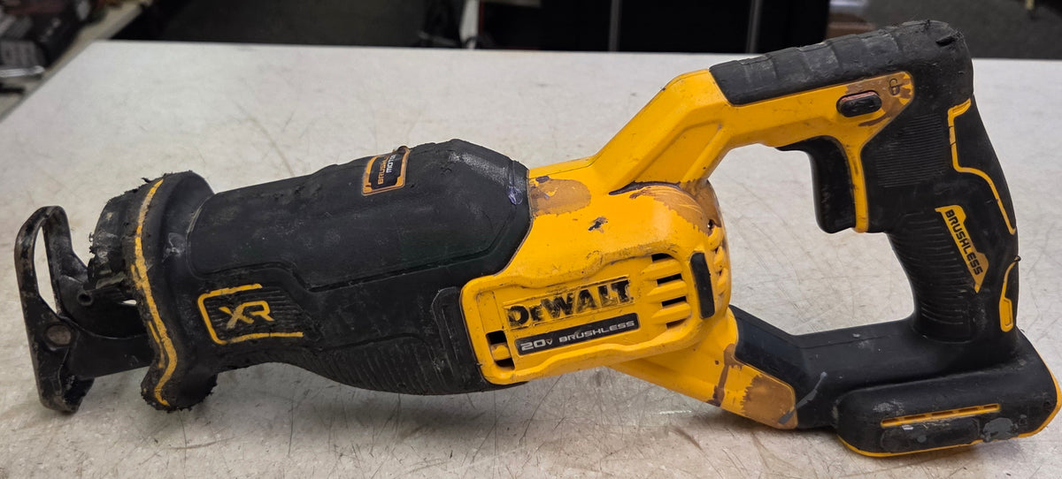 DeWALT DCS382 20V MAX XR Cordless Brushless Reciprocating Saw (Tool On ...
